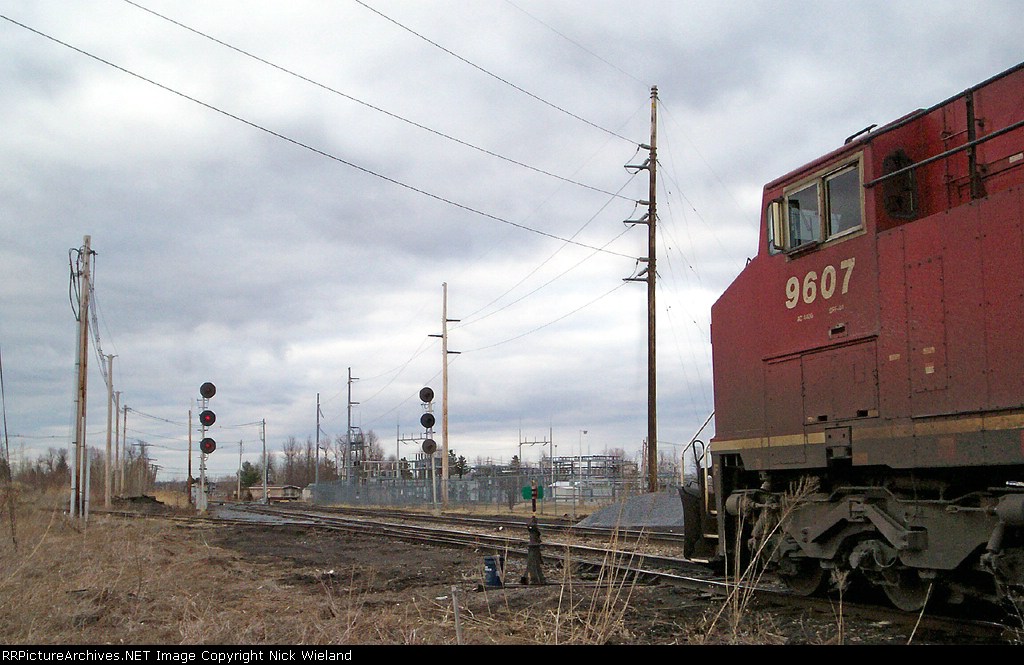 CP 9607 sits and waits